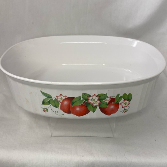 Corningware | Kitchen | Corning Ware French White Red Apple Casserole ...